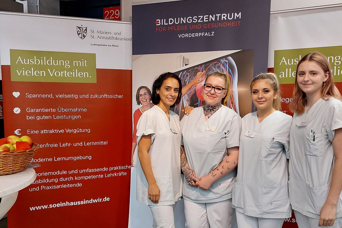 Pflegeschule präsentiert sich